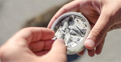 Chewing Tobacco Can It Be Used To Quit Smoking • Oz Vapour