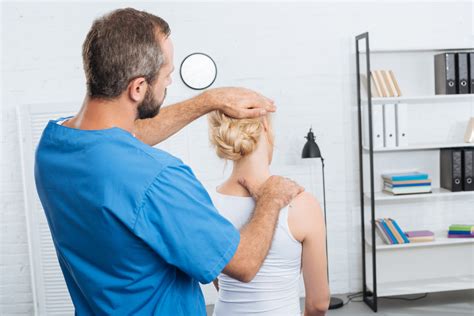 Differences And Advantages Of Chiropractor Vs Massage