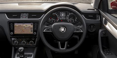Skoda Octavia Estate 2017 2019 Interior And Infotainment Carwow