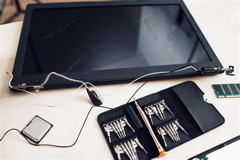 По каким причинам экран ноутбука 💻 не включается