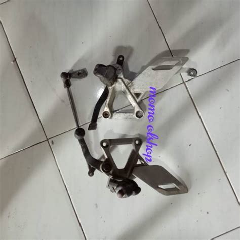 Jual Ori Foot Step Cbr 150fi Cbu Thailand Footstep Pijakan Kaki Depan Cbr 150r Cbu Thailand