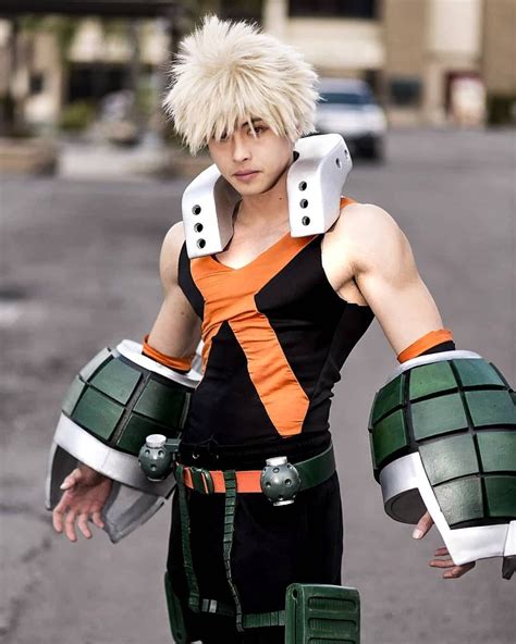 Pin By A Fit Nerd On Epic Cosplay Amazing Cosplay My Hero Academia Cosplay Epic Cosplay