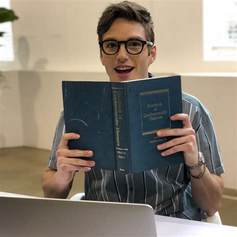 Eric Weiss Model Lpsg