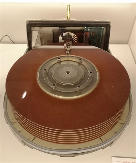 Disco Duro Ibm 3483 100 Mb La Gran Revolución De La Electrónica