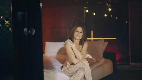 Simge Sağının Seksi Klibi Olay Olmuştu Yasaklatmaya çalıştı Haber3