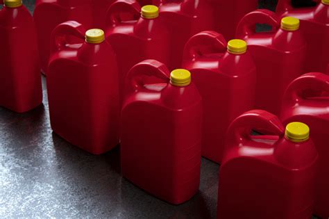 배열된 빨간색 플라스틱 모터 오일 병 손잡이와 노란색 나사 캡이 있는 용기의 평면도 0명에 대한 스톡 사진 및 기타 이미지 0명 가솔린 개체 그룹 Istock