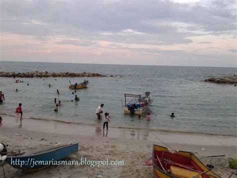 Jemari Asmara Mandi Manda Pantai Tok Jembal Kuala Terengganu