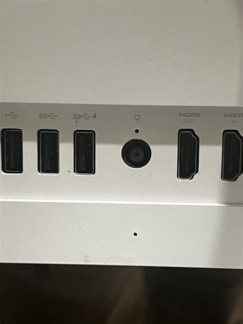 Does Anyone Know What Type Or Adapter This Needs And Where I May Be Able To Get One R Computer