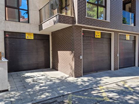 Ролетни гаражни врати и охранителни ролетки Врати дограма щори тенти Бургас Перфект