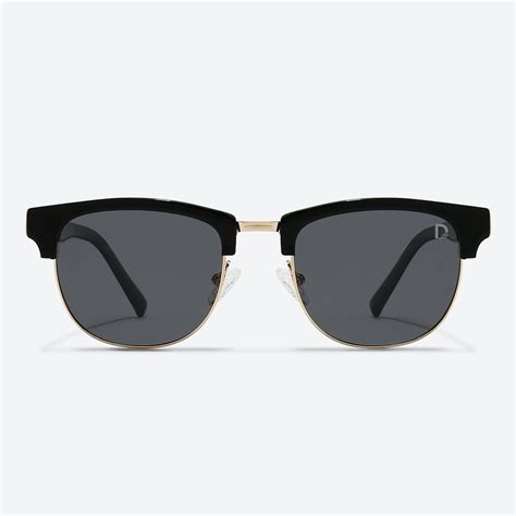 A Look At All Arnold Schwarzeneggers Terminator Sunglasses Dollger