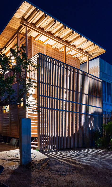 Red Arquitectos Builds Casa Numa From Coconut Palm Wood