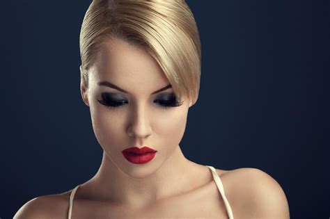 배경 화면 얼굴 여자들 모델 초상화 긴 머리 사진술 드레스 유행 코 피부 아름다움 말뿐인 금발 헤어 스타일 인물 사진 사진 촬영 갈색 머리