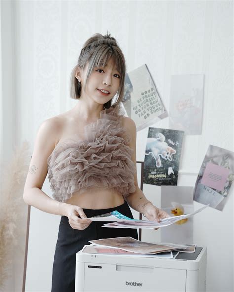 Miko Wong Jie Kee 办公好伙伴🤓 工作效率提高x100 Brother Hl L3240cdw 無論是居家還是公司都是超級無敵的好夥伴！打印快，色彩還原度高，重點是方便操作