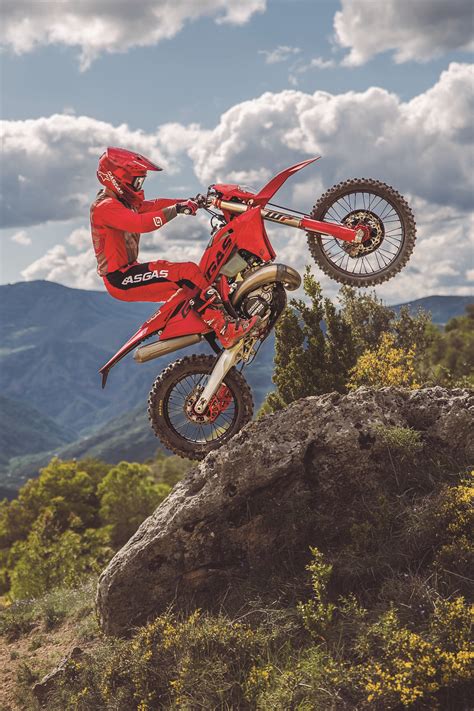 Gasgas Strengthens 2025 Enduro Line Up With The Return Of The Ec 125