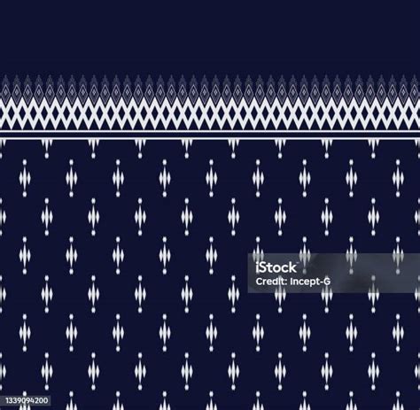 다크 블루 배경 디자인 스커트 카펫 벽지 의류 포장 바틱 직물 시트 삼각형 모양 벡터 일러스트와 기하학적 민족 텍스처 자수 디자인 건축에 대한 스톡 벡터 아트 및 기타