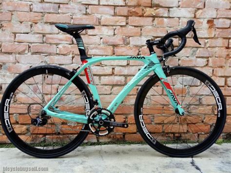 Java Feroce Carbon Road Bike 700c Tech Nuggets