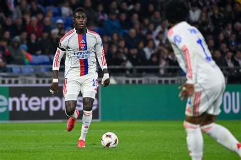 Lyon Psg Moussa Niakhaté Le Quasi Paria Devenu Patron