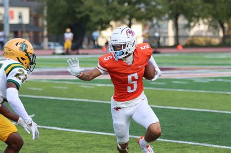 Susquehanna University Wide Reciever Kyle Howes K5 Scored Two Tds To Defeat Visiting Brockport