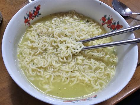 블라인드 블라블라 일본 친구가 선물로 준 인스턴트 라면