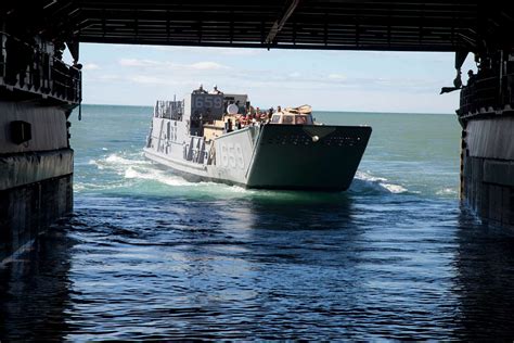 A Landing Craft Utility 1659 Disembarks The Amphibious Nara And Dvids