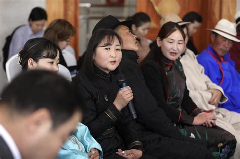 Залуу малчдыг дэмжсэн орон нутагт амьдрах нөхцөлийг нь бүрдүүлэх хэрэгтэй байна News Mn