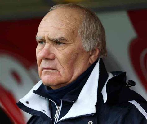 Sonetti Un Fiume In Piena Torino Molle E In Balia Della Juve Una Pena Guardare I Derby