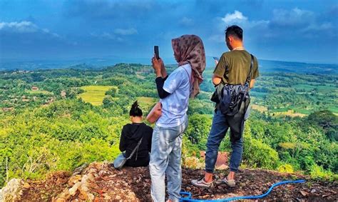 7 Rekomendasi Wisata Alam Di Blora Puncak Bukit Yang Instagramable