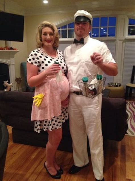 21 Halloween Costume Ideas For Expecting Mothers Pregnant Halloween