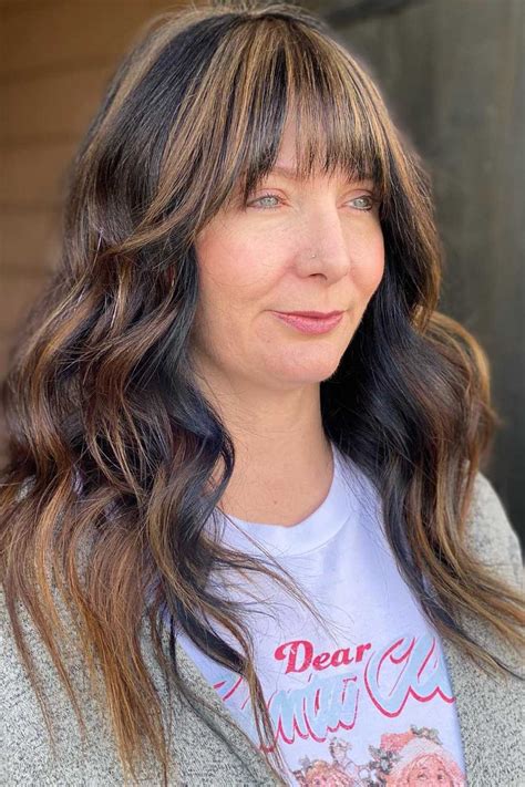 Blunt Bangs To Make Your Face Look Smoother