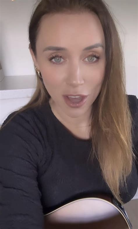 Una Healy Is Glorious To Wank To She Is Irelands Sexiest Ever Woman