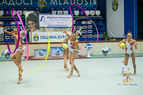 Ансамбълът на България по художествена гимнастика показа новото си съчетание на топки и ленти за