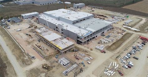 두산 두산솔루스 매각 스카이레이크와 협상 중