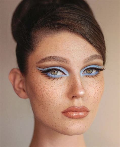 Pin By 𝑇𝐼𝐿𝐿𝐸 𝐹𝐼𝐿𝐿𝐸 On Maquillage Retro Makeup Pretty Makeup Makeup Looks