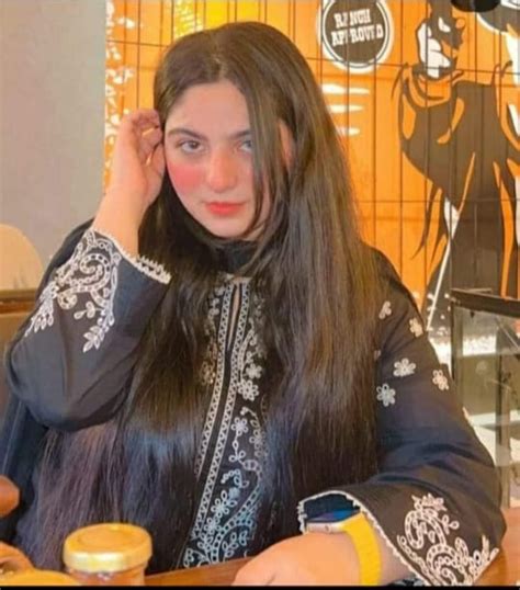 کـــومـــل خــــان