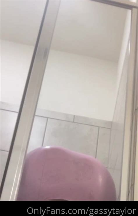 Girl Farts On Shower