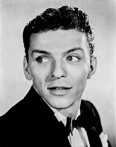 30 Vintage Portraits Of A Young And Handsome Frank Sinatra In The 1940s