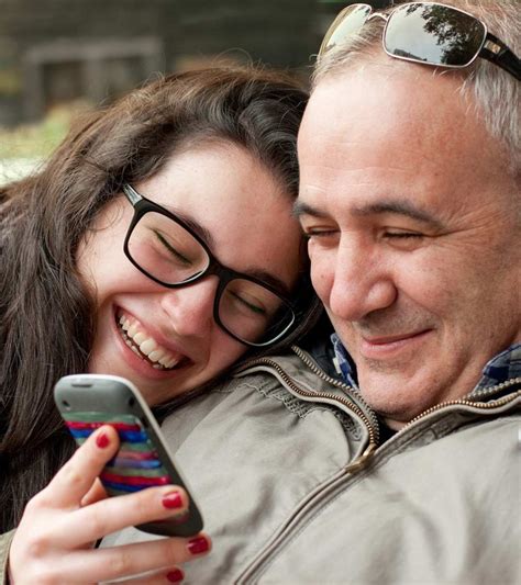 Dad Texts Daughter For Advice On His Outfit For A Date And Their