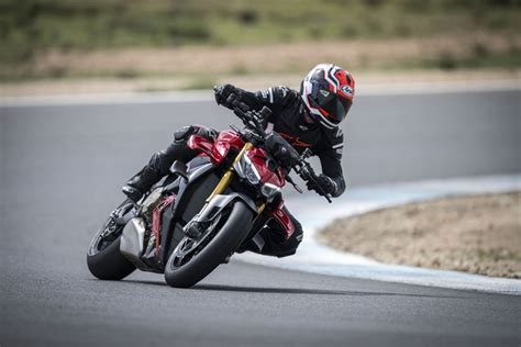 Ducati Streetfighter V la naked più estrema mai costruita Anteprima Prova e Foto