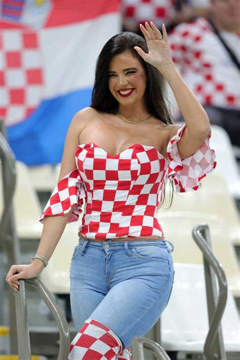 Galerie Foto ”salutări” Unde A Ajuns Ivana Knoll După Ce A Plecat