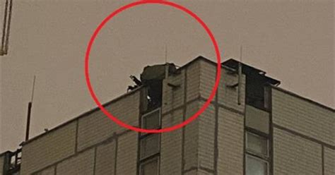 모스크바 건물 옥상에 대공미사일러 수도 공습 대비하는 듯