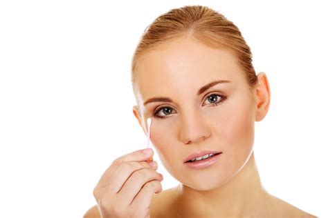 How To Safely Remove False Eyelashes Healthy Eyelashes