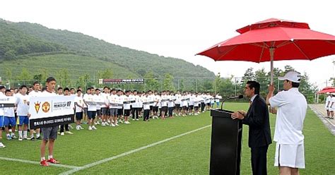 맨체스터 유나이티드 프리미어컵 개막식 참석한 고트비 코치