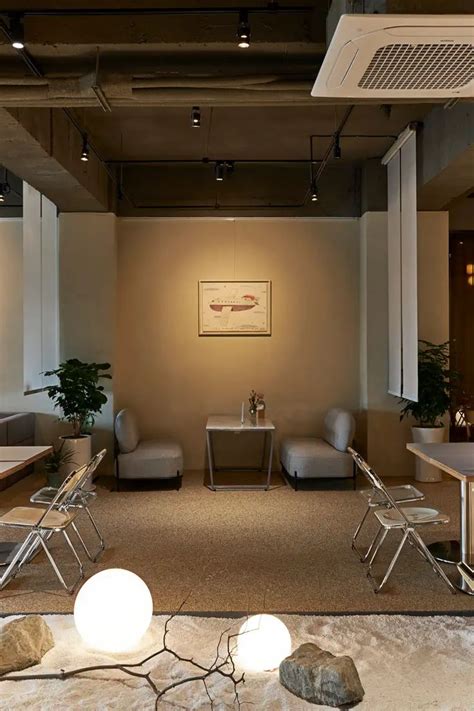 모던하고 고급스러운 분위기의 240평 카페and레스토랑 인테리어 House Interior Interior Home Decor