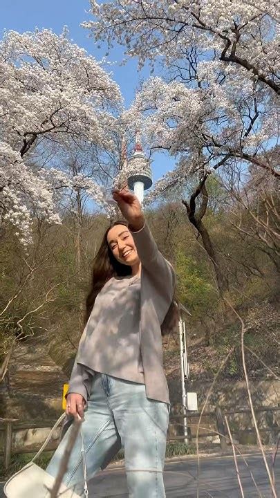 У башни Намсан в Сеуле 🌸 жизньвкорее кореявлог Korea Koreavlog корея сеул Korean Kdrama