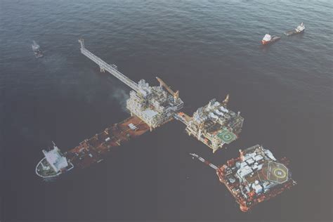 Bayu Undan Floatover Of Dpp And Cuq Decks Clough