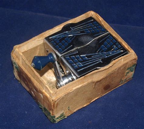 Antique Vintage Safety Razor Precision Blue Beard Stropper Beardsley