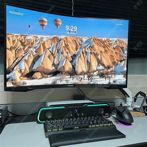 데스크탑 모니터32인치 레이저키보드 마우스 세 데스크탑본체 중고나라