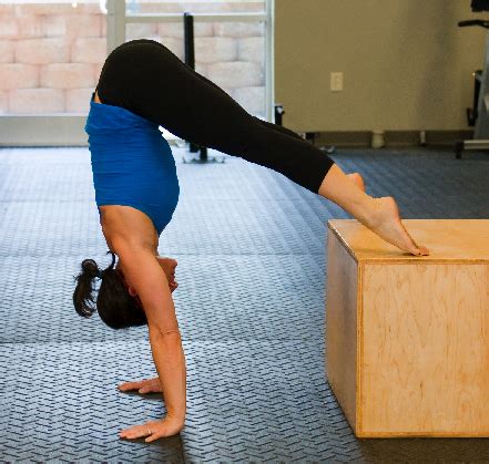 Crossfit Handstand Hold