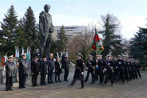 Морско училище отбеляза своя патронен празник