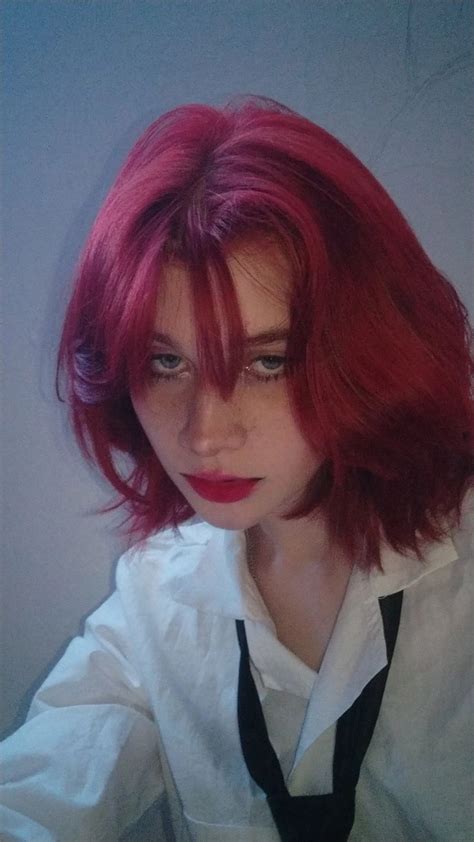 Девочка с красными волосами Волосы Малиновые волосы Девочка